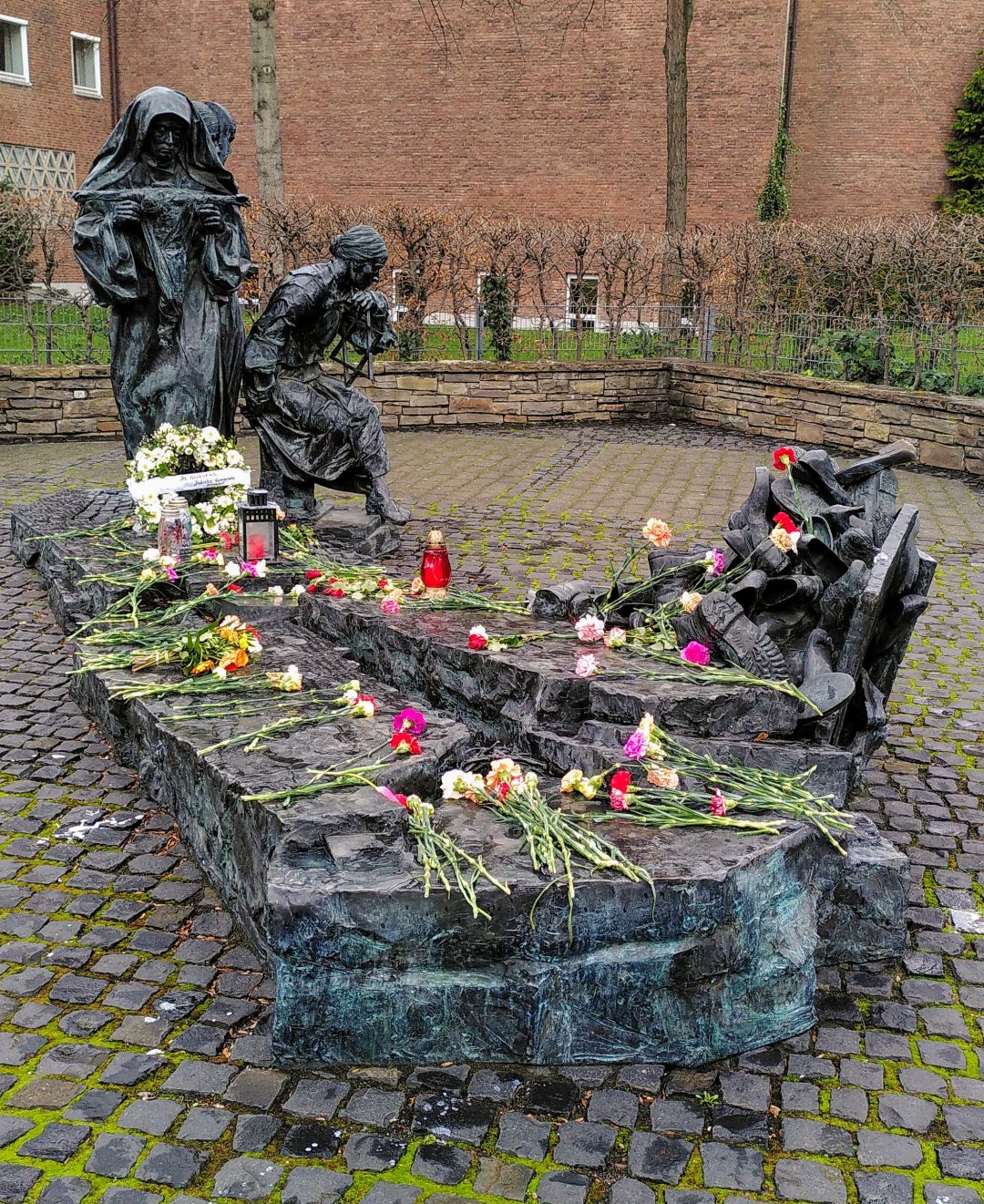 Edith Stein Monument Cologne - Art of Touring