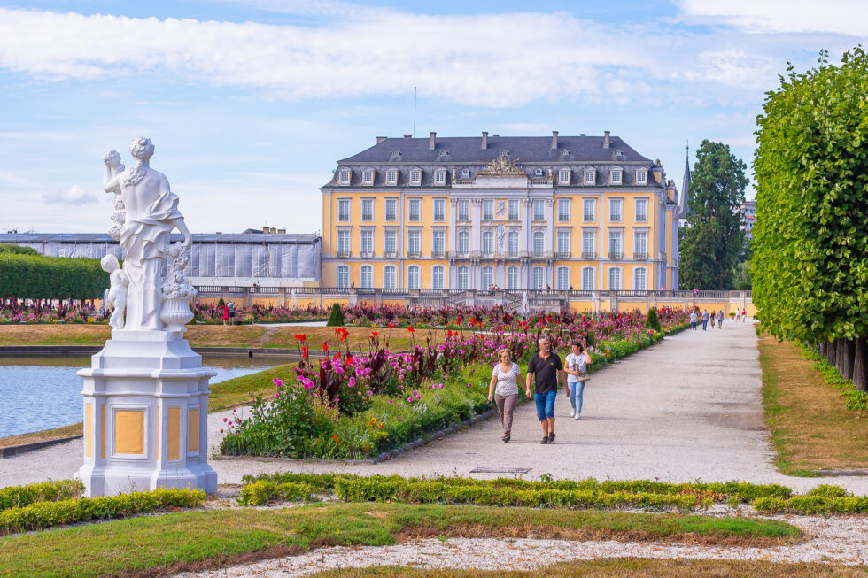 8 Interesting Castles and Palaces to See Near Cologne - Art of Touring