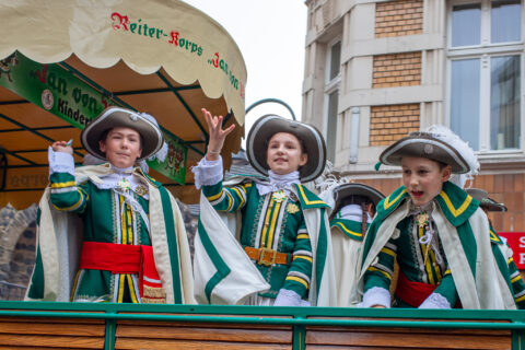 Everything You Need to Know About Karneval in Cologne - Art of Touring