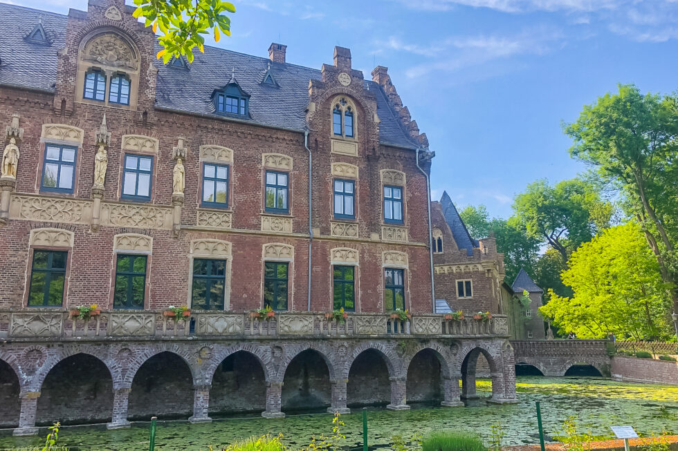 8 Interesting Castles and Palaces to See Near Cologne - Art of Touring